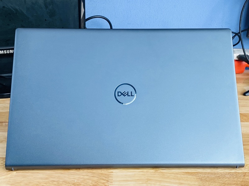 Bán laptop cũ Dell Inspiron 15-5515 như mới còn bảo hành chính hãng