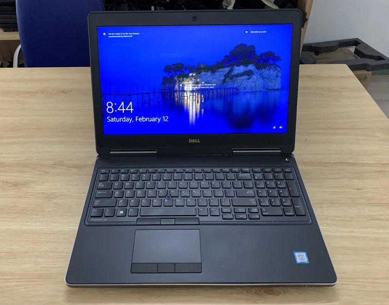 Dell Precision 7520 Intel Core i7 6820HQ/ 8GB/ 256GB/ M2200M