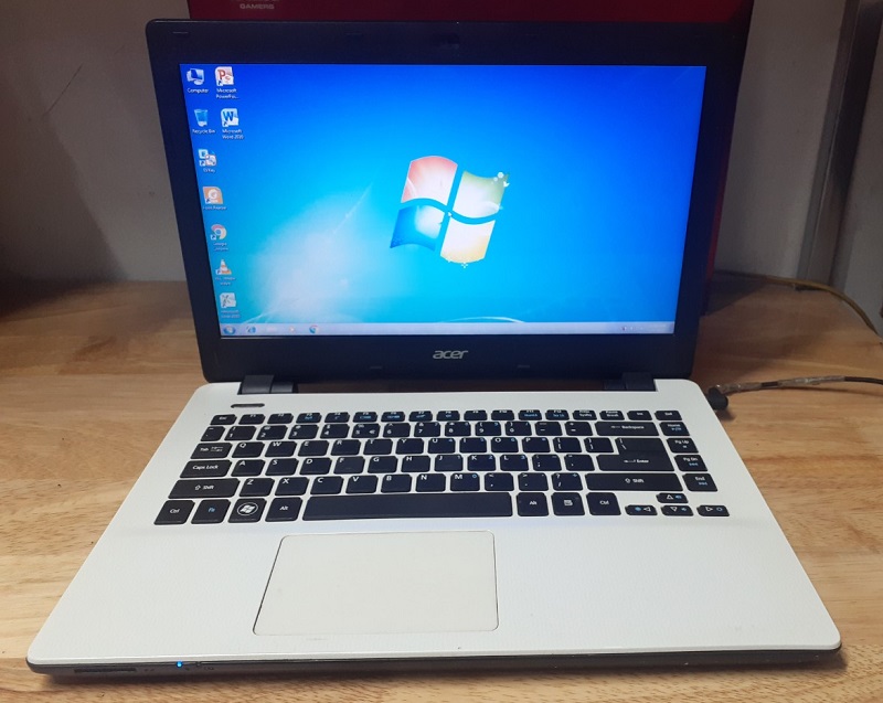 Bán laptop Acer Aspire E5 471 Intel Core i3 giá rẻ tại Hà Nội